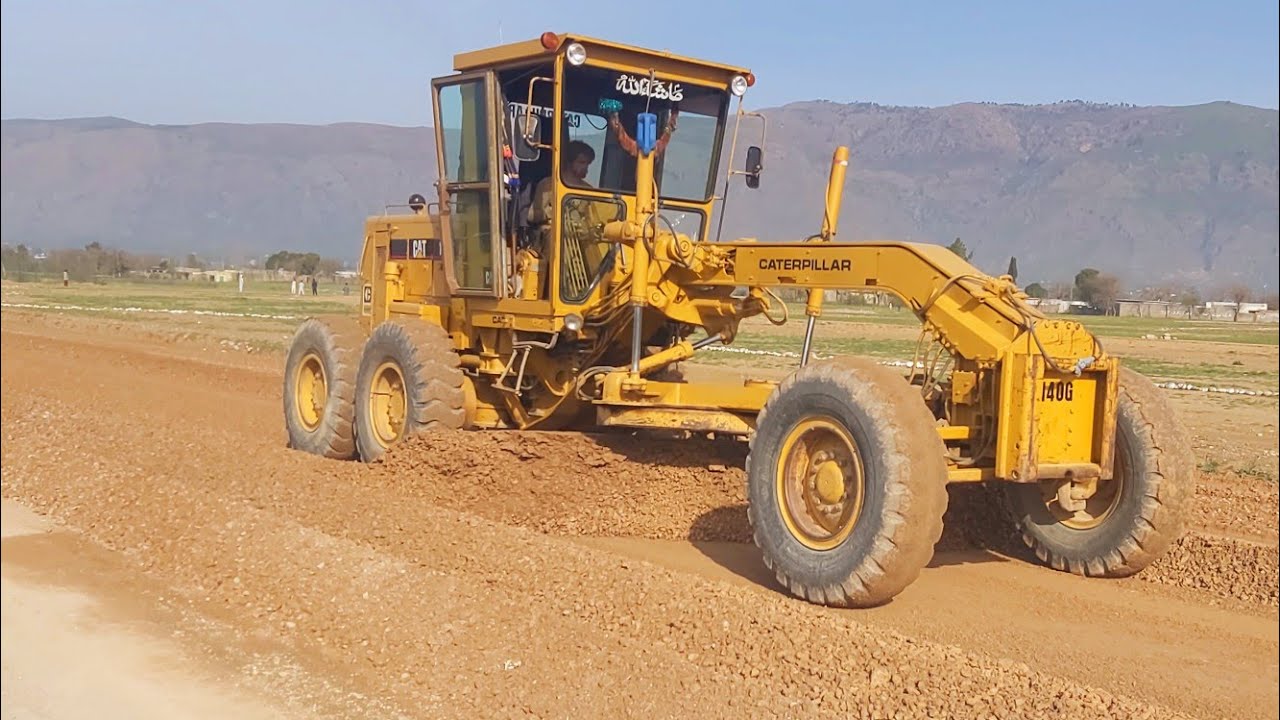 amazing techniques for mixing aggregate base course road gravel&stone dust after water with ...