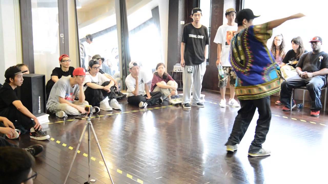 HOUSEQUAKE VOL.54 BEST16 阿佑 V.S 奕豪 - YouTube