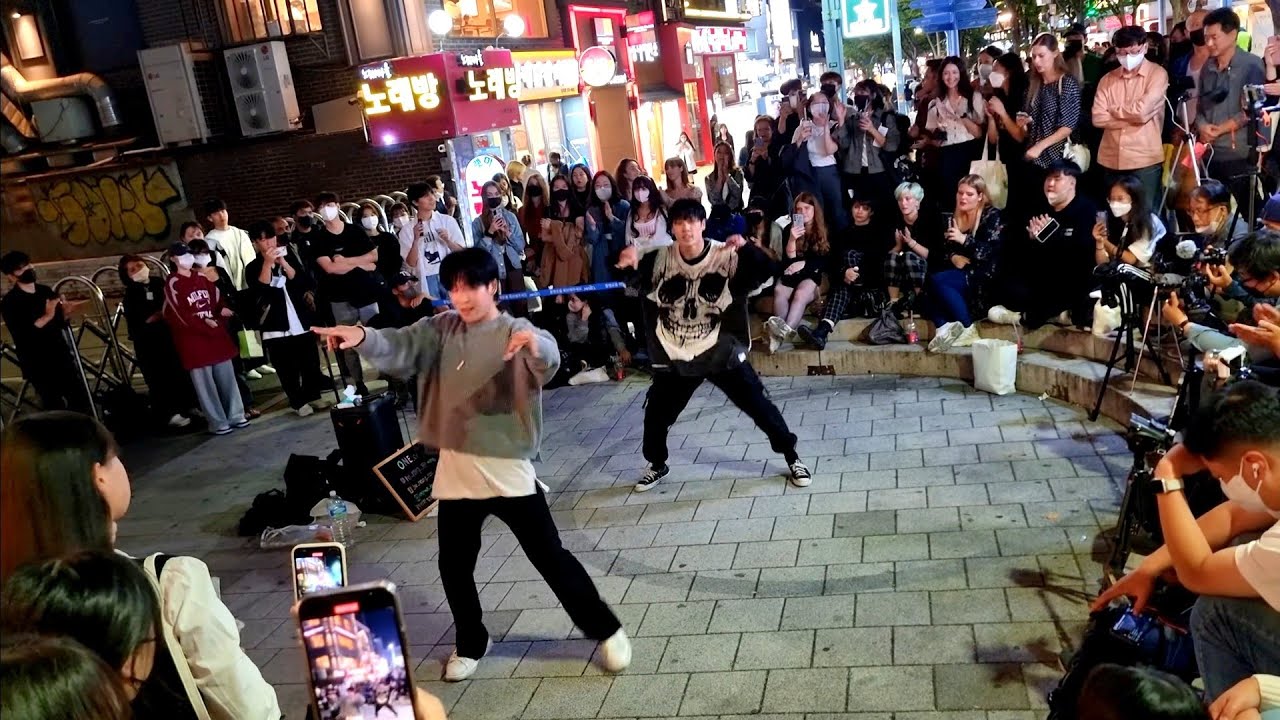 ONEOF. EXHILARATING INTERACTIVE BUSKING. HONGDAE STREET. - YouTube