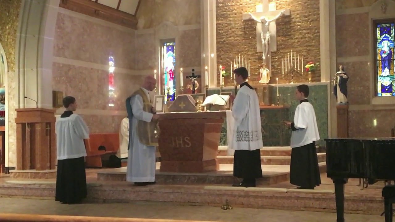 Censing the Altar at St Rose of Lima - Jay Maine - YouTube