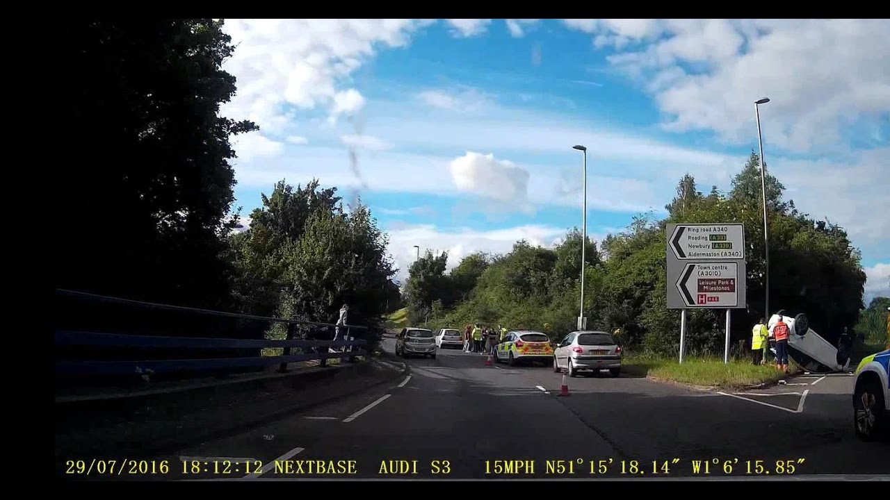 Basingstoke Youngsters Car Crash / Accident @ Cranbourne RBT - YouTube