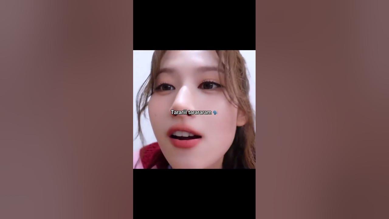 Tararin tarararara! #twice#sanaminatozaki#twicesana - YouTube