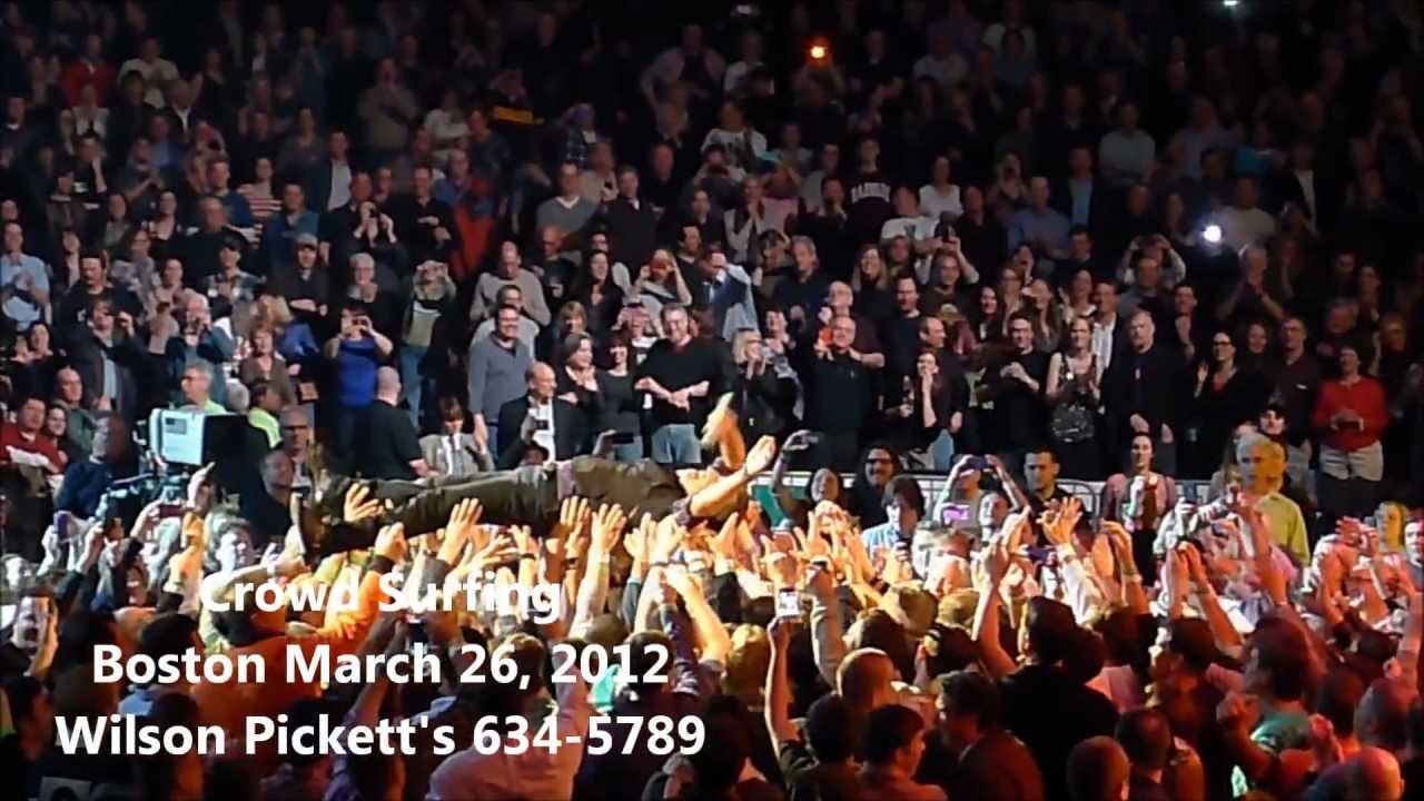 Bruce Springsteen-Crowd Surfing Boston March 26, 2012 - YouTube