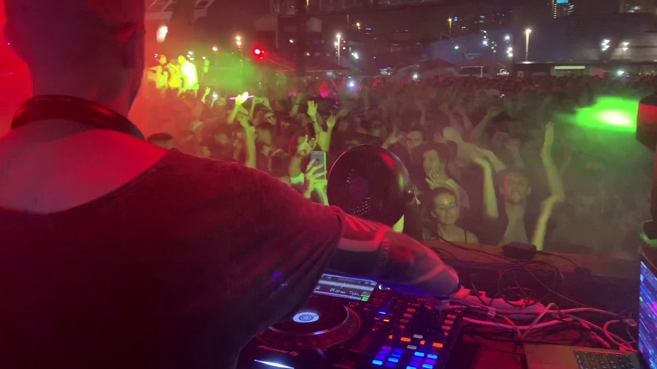 Dennis Cruz Solid Grooves Barcelona 2019 - YouTube