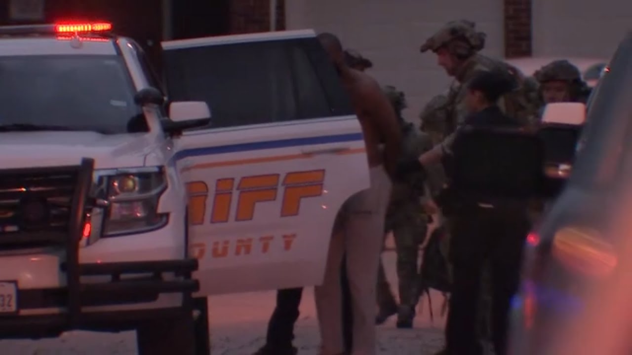 Suspect arrested after hours-long standoff in Alief area home, Harris ...
