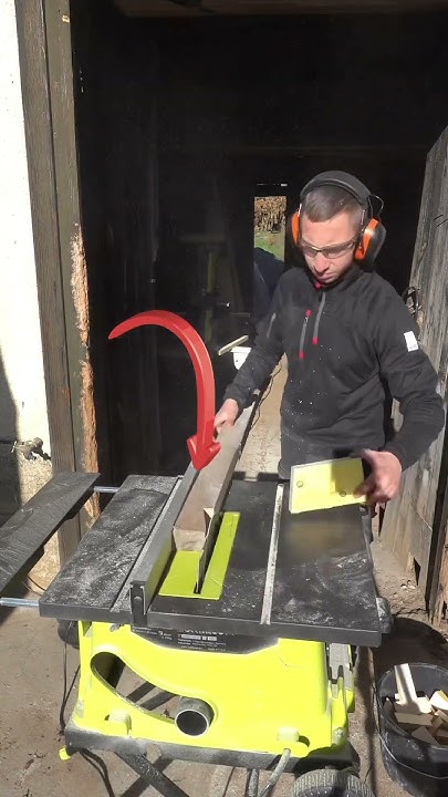 👉 ASTUCE pour faire rapidement des coins en bois avec une scie sur ...