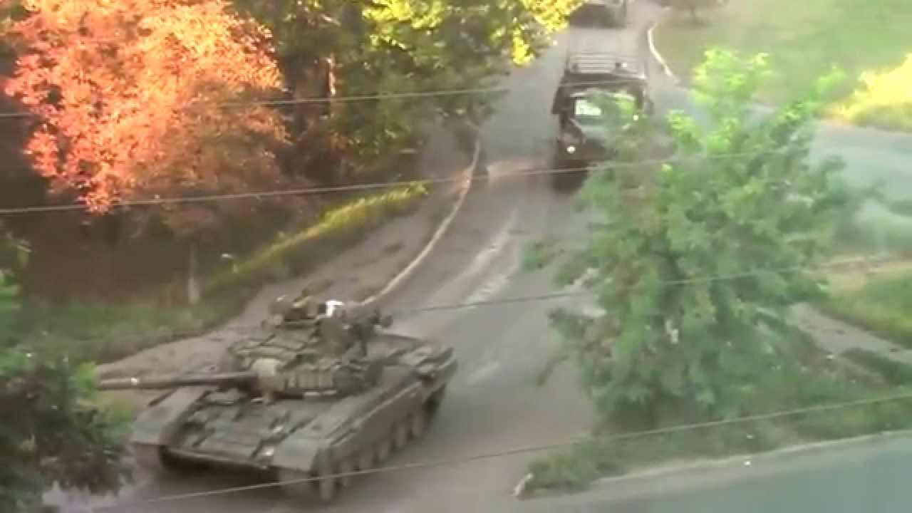 Russian Military Column: T-72's, SAM's - Sverdlovsk Aug 26 - YouTube