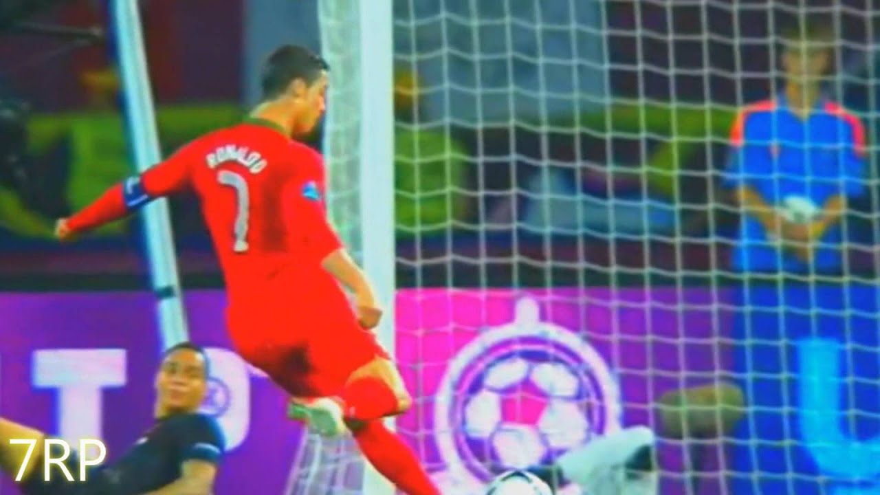 Cristiano Ronaldo Pass Out | 2013 HD - YouTube