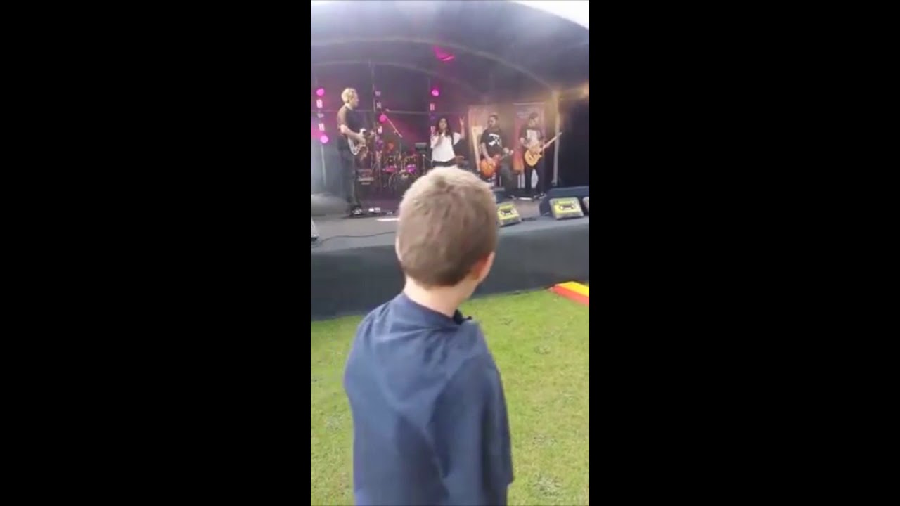 BDNX - 'Energetic & Experienced' Cover Band (London) - YouTube