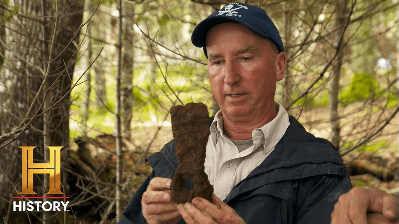 The Curse of Oak Island: Gary Uncovers a MASSIVE Clue (Season 9) - YouTube