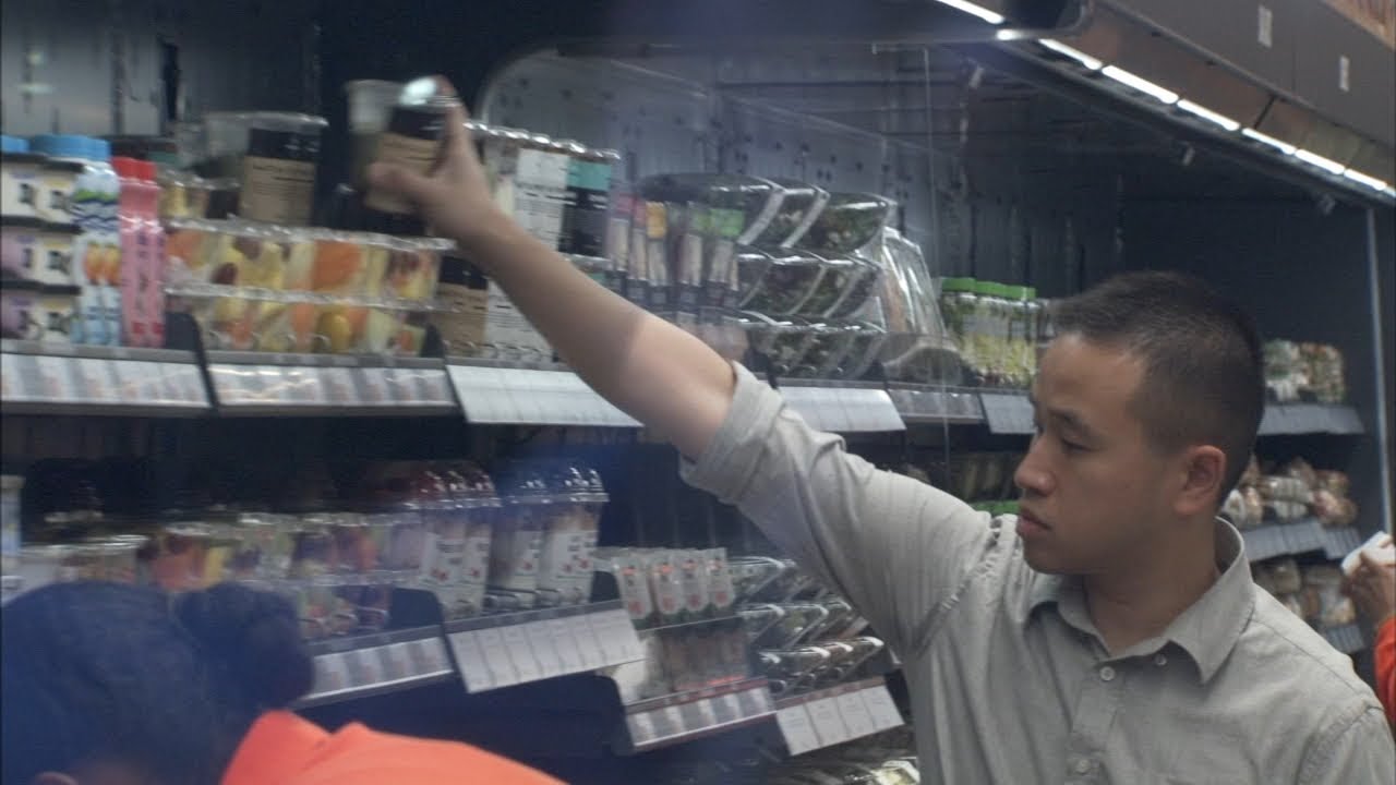 Amazon Go store opens in Chicago - YouTube