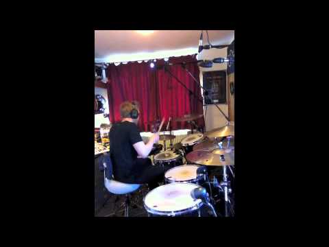 MIKE KELLY DRUMMER The MissionUK studio cam Drum Groove - YouTube