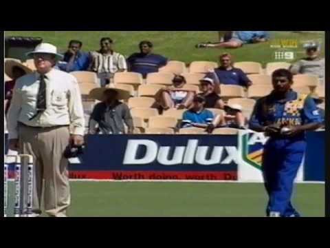 1999 ODI Eighth Match CUB  - Sri Lanka v Eng _ A Ranatunga Flare Up