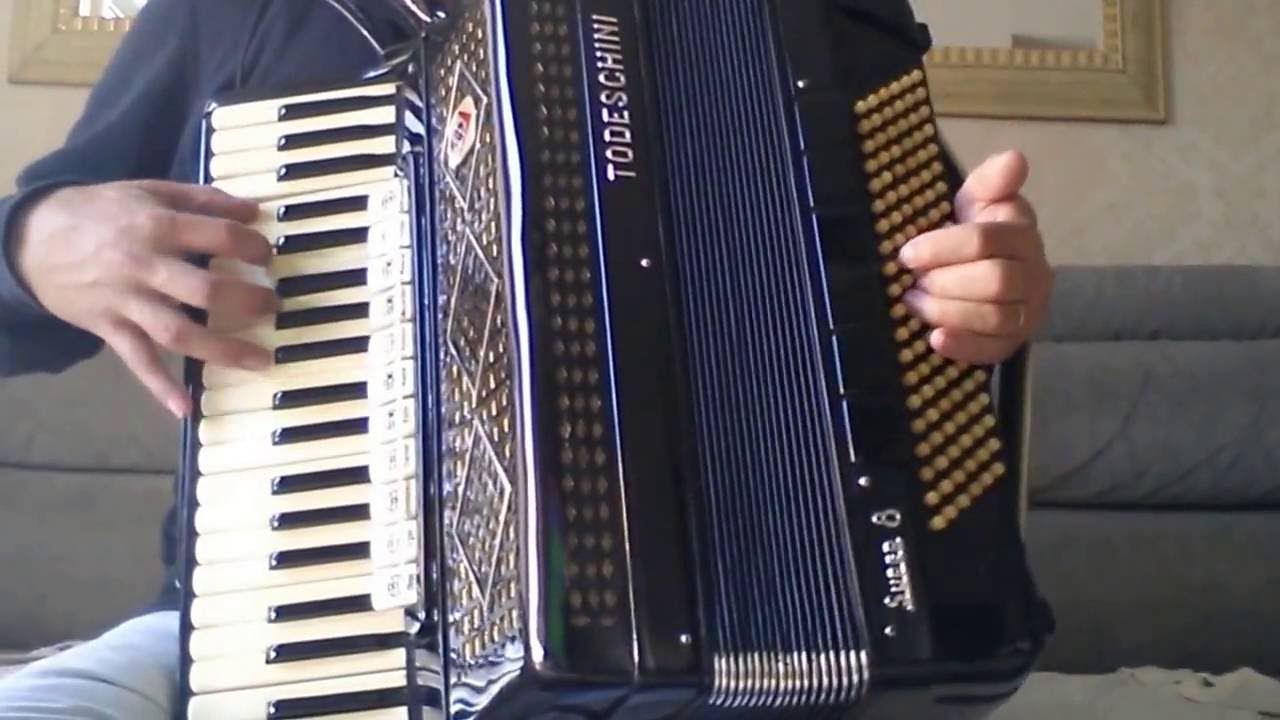Acordeon Todeschini Super 8 preta BX amarelinho Impecável . - YouTube
