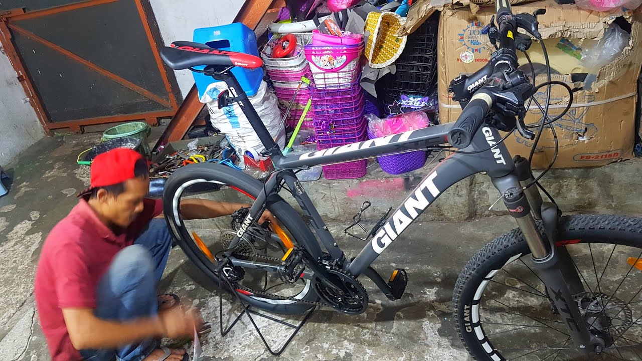 Sepeda Gunung GIANT SERVICE RD SHIMANO SLX MTB GIANT - YouTube