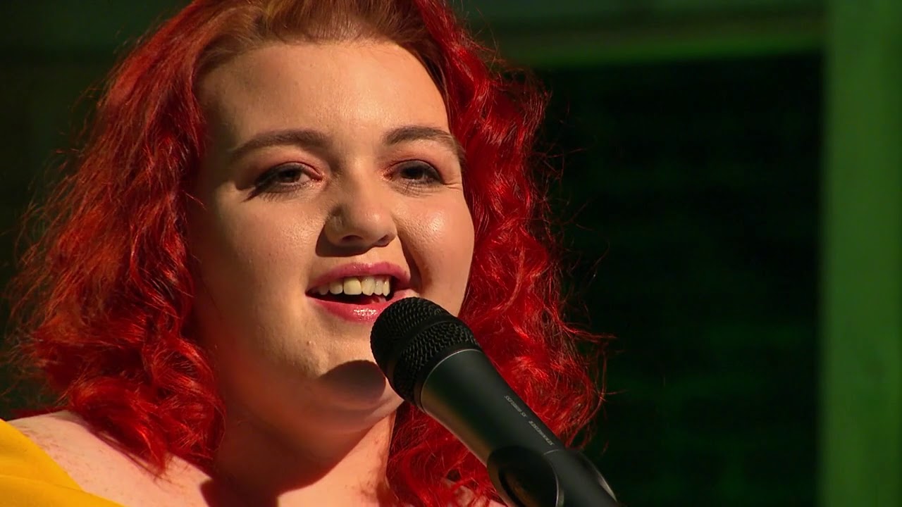 Rachel Stephens ac Ensemble Aelwyd Cwm Rhondda | Yn Rhydd - YouTube