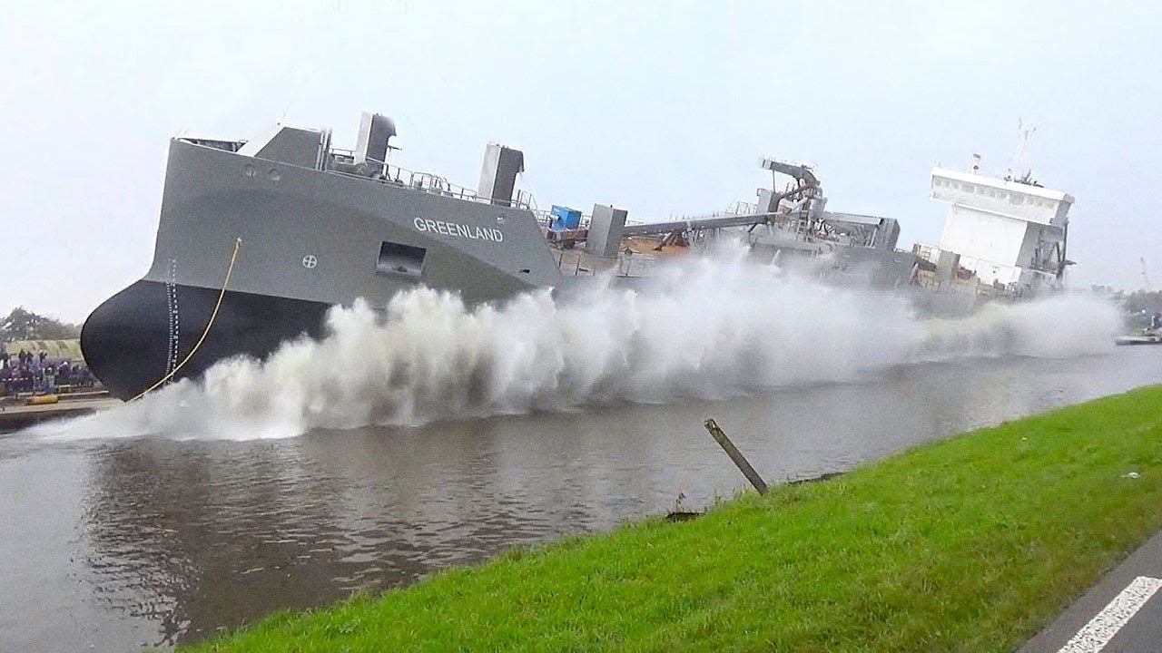 5 MASSIVE Ship Launches Caught On Camera - YouTube