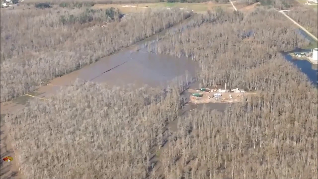 1 17 2013 Bayou Corne Sinkhole flyover still growing - YouTube