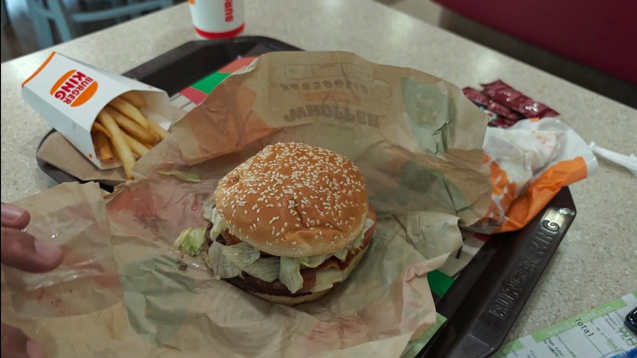 Friday morning breakfast. Burger King in México. - YouTube