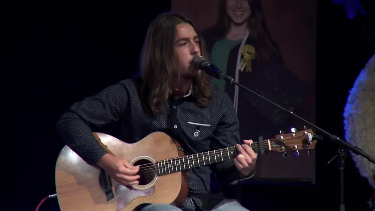 Nick Tyrrel sings 'Thin Blue Line' to honor Officer Tara O'Sullivan ...