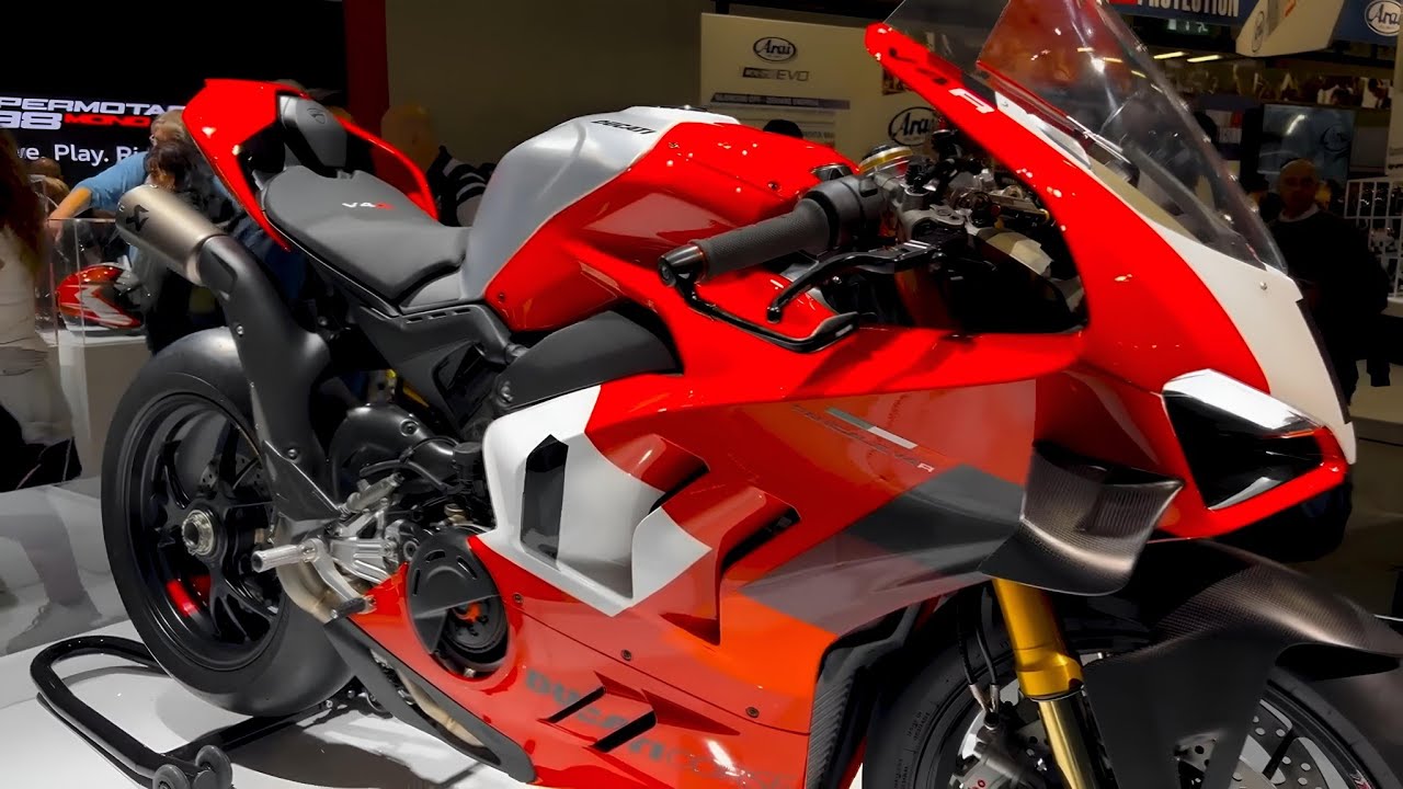 The new Ducati Panigale V4R 2024 | This is the Ultimate Racing naked ...