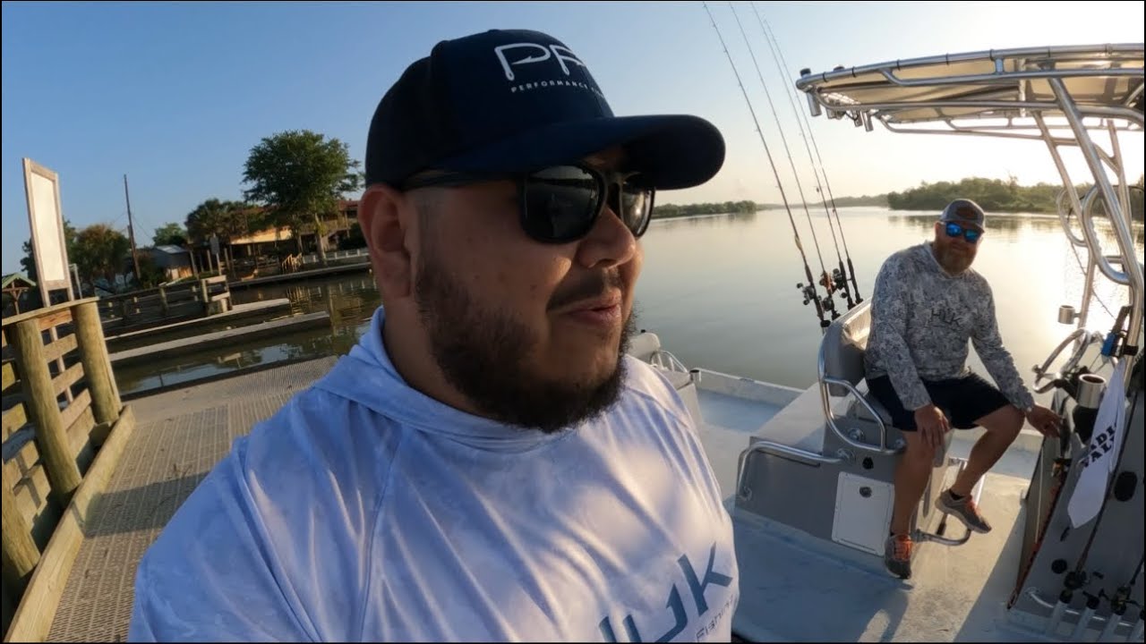 First time fishing on a 25ft Mowdy boat out in the bay! Caught some big ...