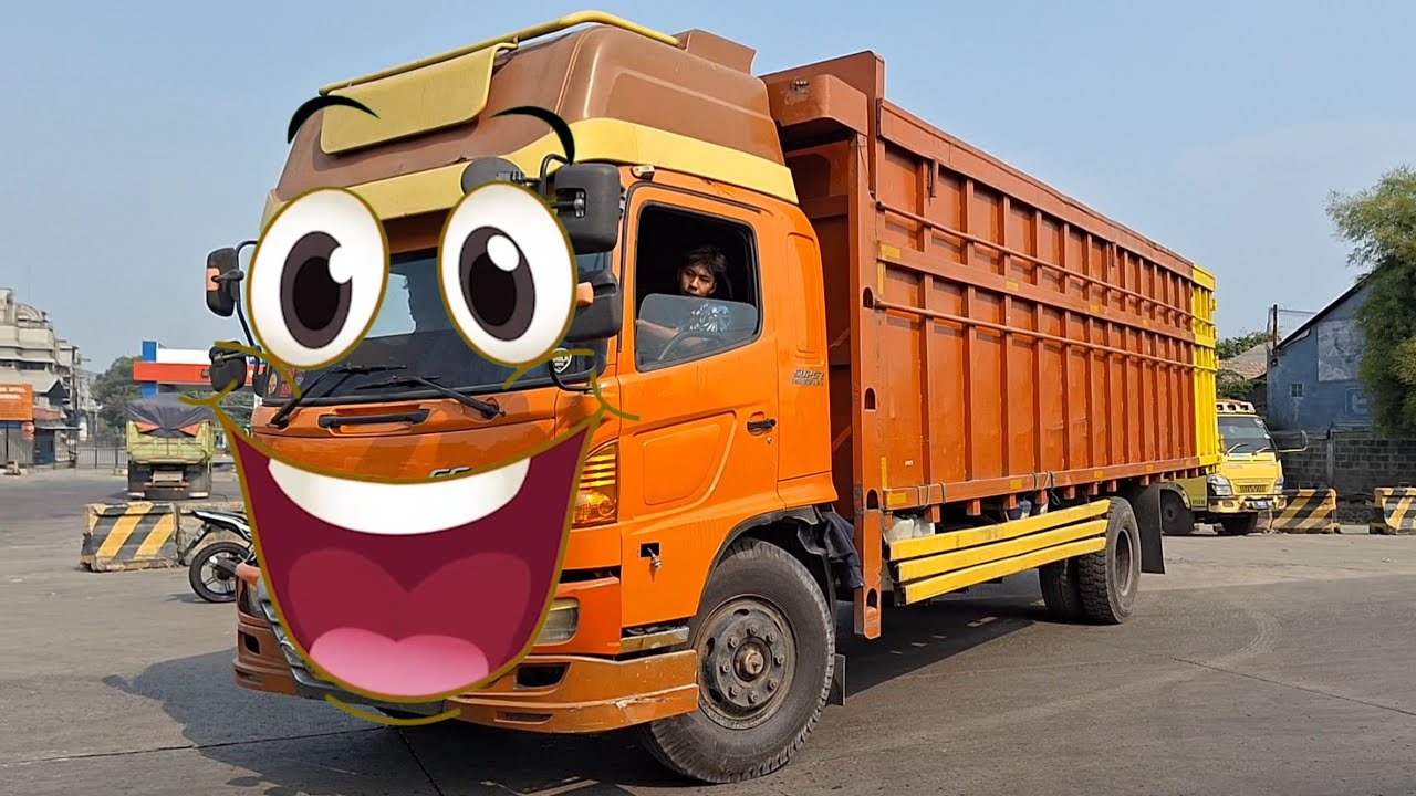 Bus Tayo Telolet Masuk Ke Terminal Truk Oleng Ketemu Bus Telolet Basuri ...