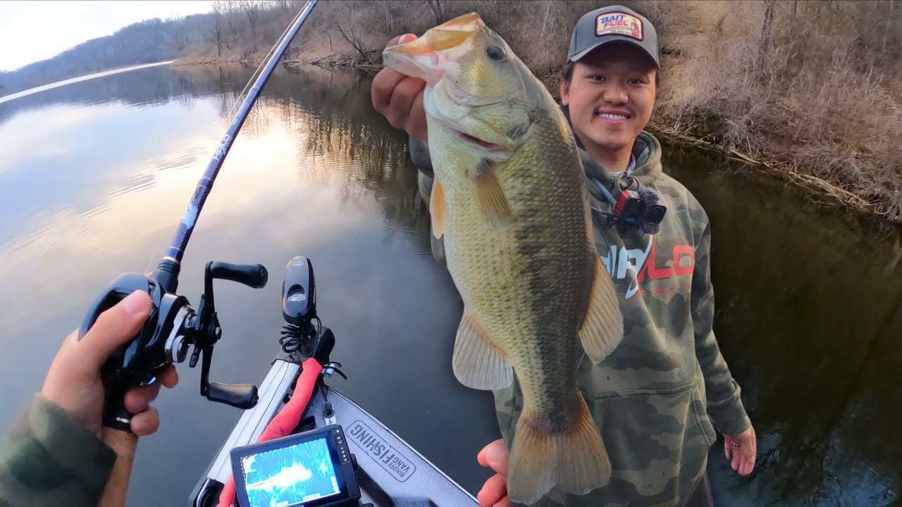 EARLY Spring Pre-Spawn Bass Fishing!! - YouTube