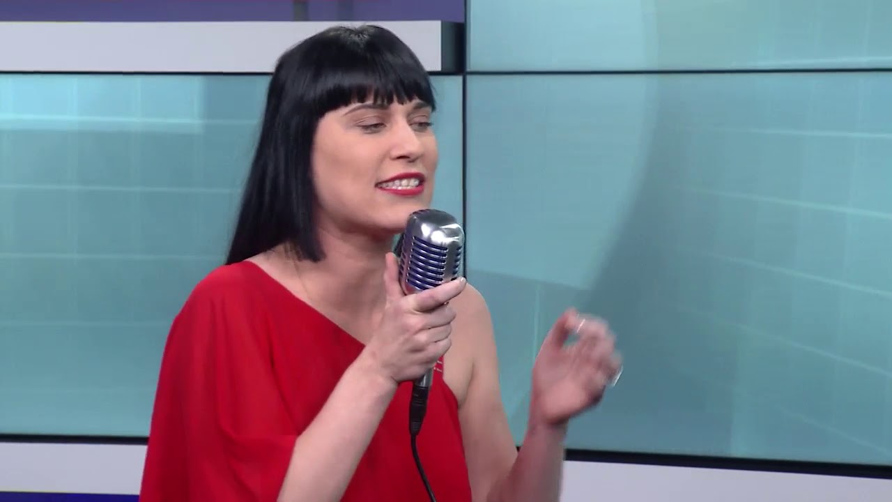 Jess Lamb sings unreleased song ahead of a couple local shows - YouTube