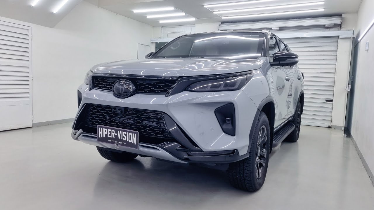 Toyota Sw4 Nardo Grey Exclusiva envelopamento total mais delete chrome ...