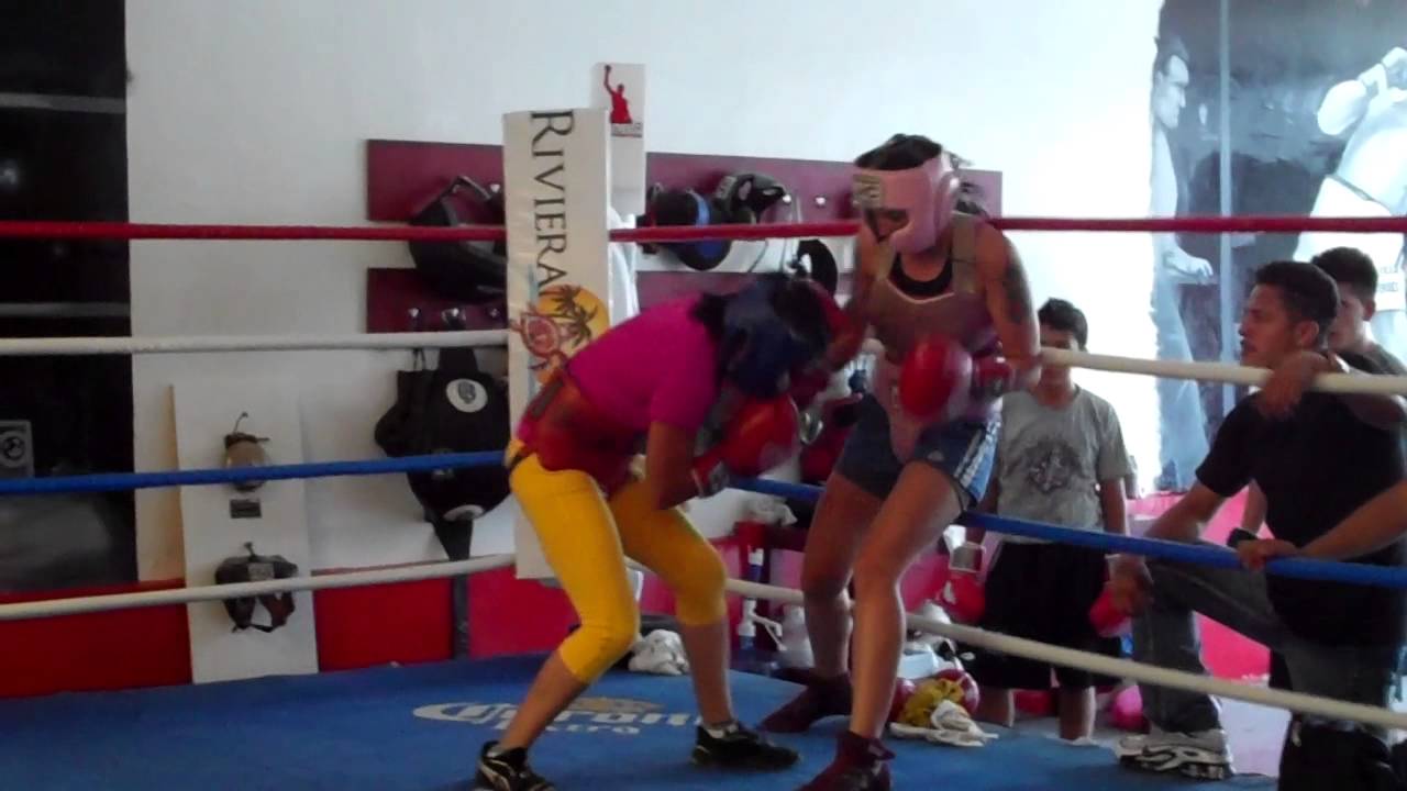 Nancy Chatita Franco vs Isabel Estrella Millan - YouTube
