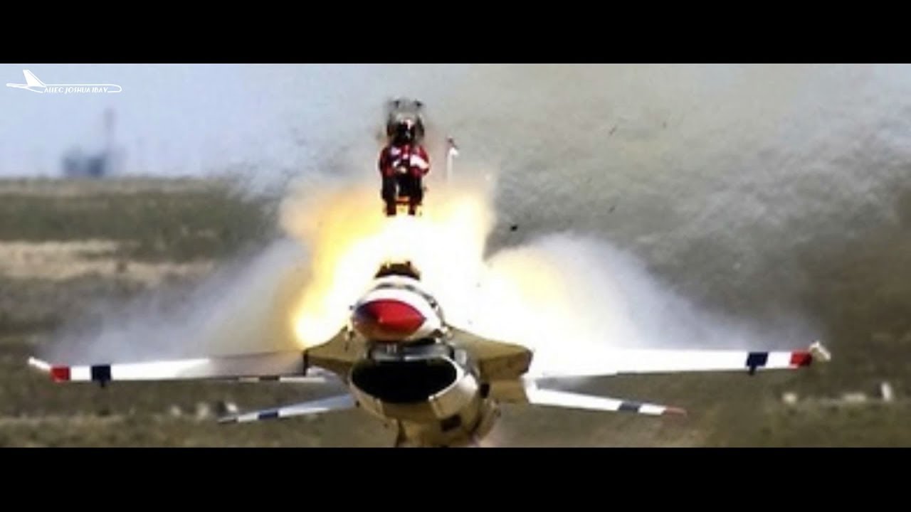 Airshow Air Crash | 2003 USAF Thunderbirds Crash - YouTube