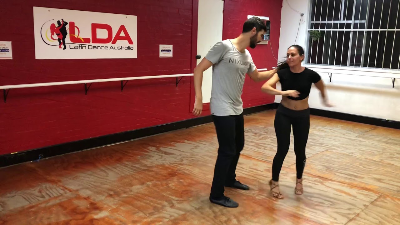 Advanced Salsa Move #423 - The round the world catch - YouTube