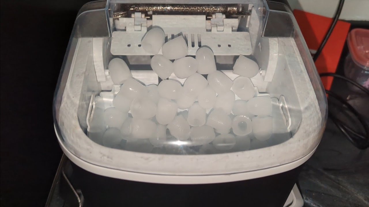 IGLOO ICE EATING - YouTube