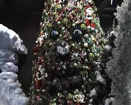 Animatronics Christmas Tree as a Part of Christmas Decoration from KD ...
