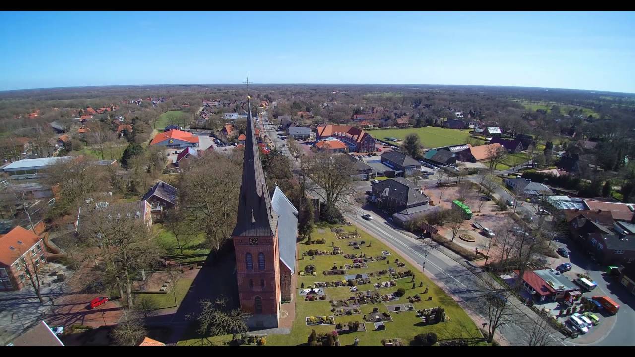 Remels Uplengen - Flug um die St.Martinskirche 01.04.2016 - YUNEEC Q500 ...