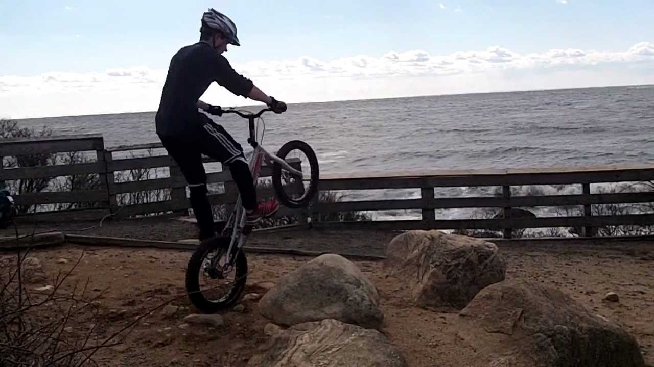 Atomz Quark 2 - The New Bike - YouTube