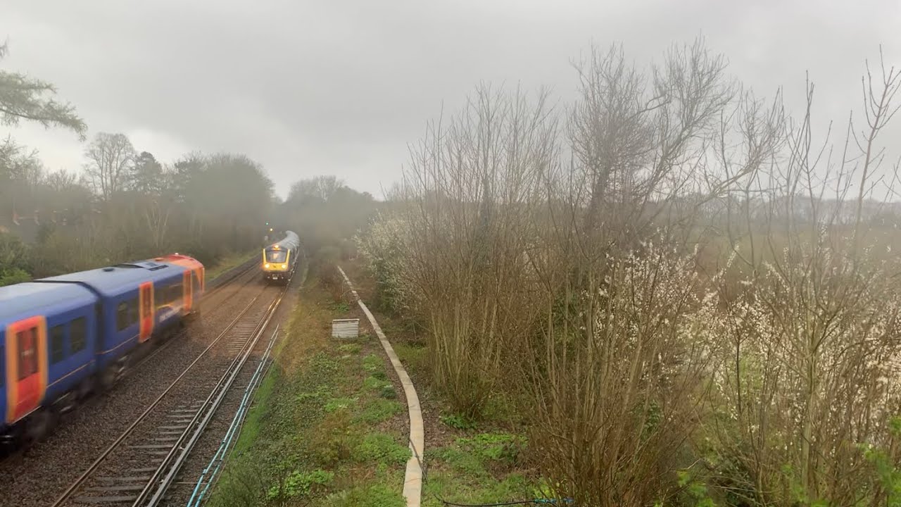 Class 450 Desiro + 701 Aventra | 450031 + 450111 + 701026 | Crossover ...