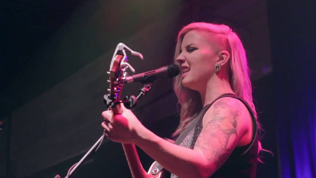 Rebecca Raabis - Firefly (Live @ Bo's Bar & Grill, 2016) - YouTube