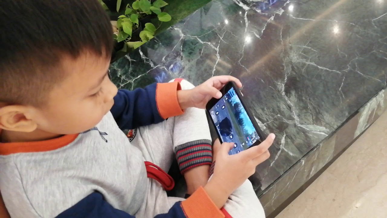 Kid play pubg like pro - YouTube