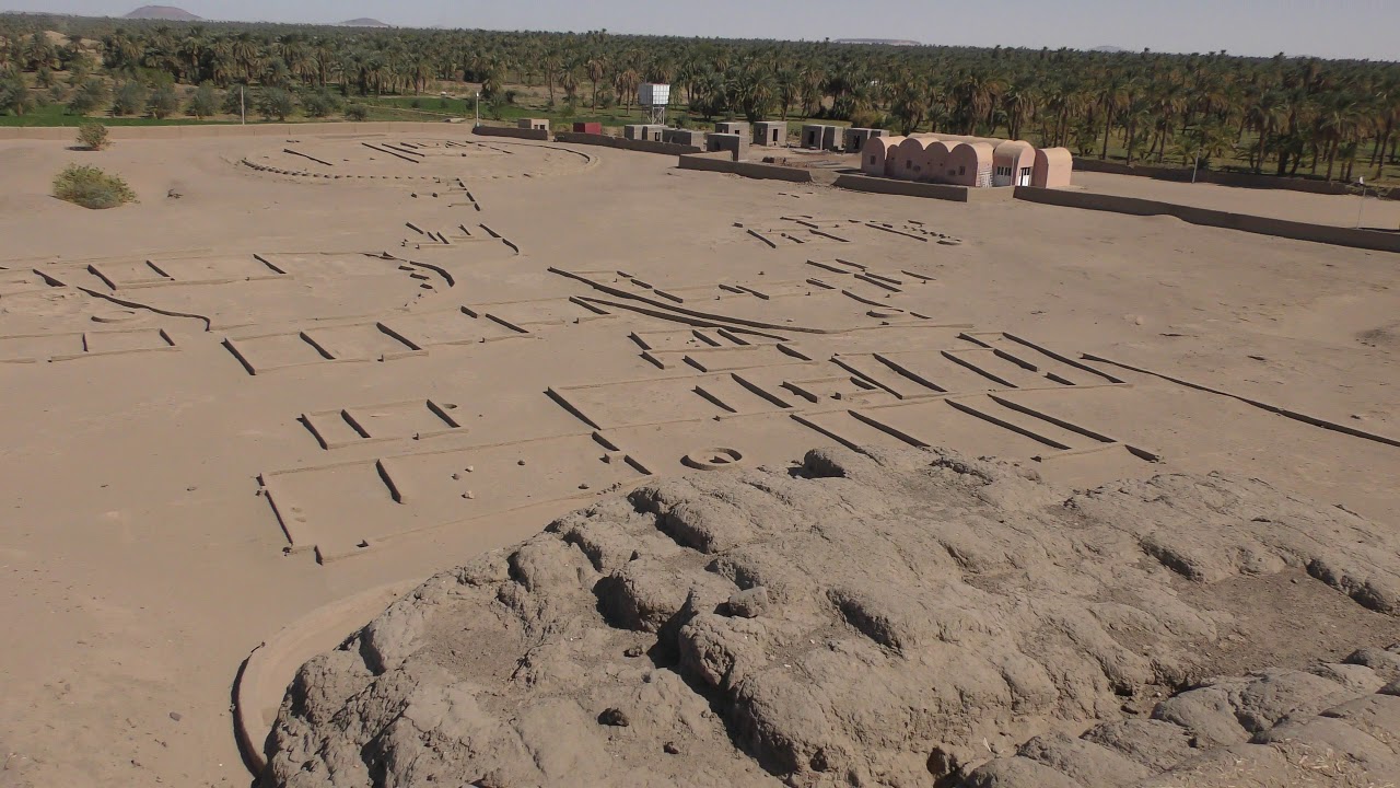 Day 5-A walk around the top of Deffufa in Kerma and panoramic views ...