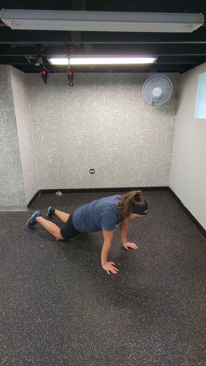 Kneeling plank hold - YouTube