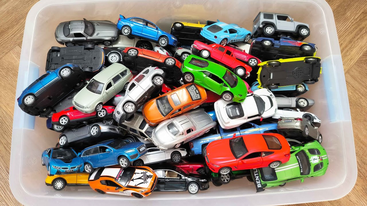 Huge Collection of Model Cars: BMW i8, Audi Q7, VW T-Roc, Ford Mondeo ...
