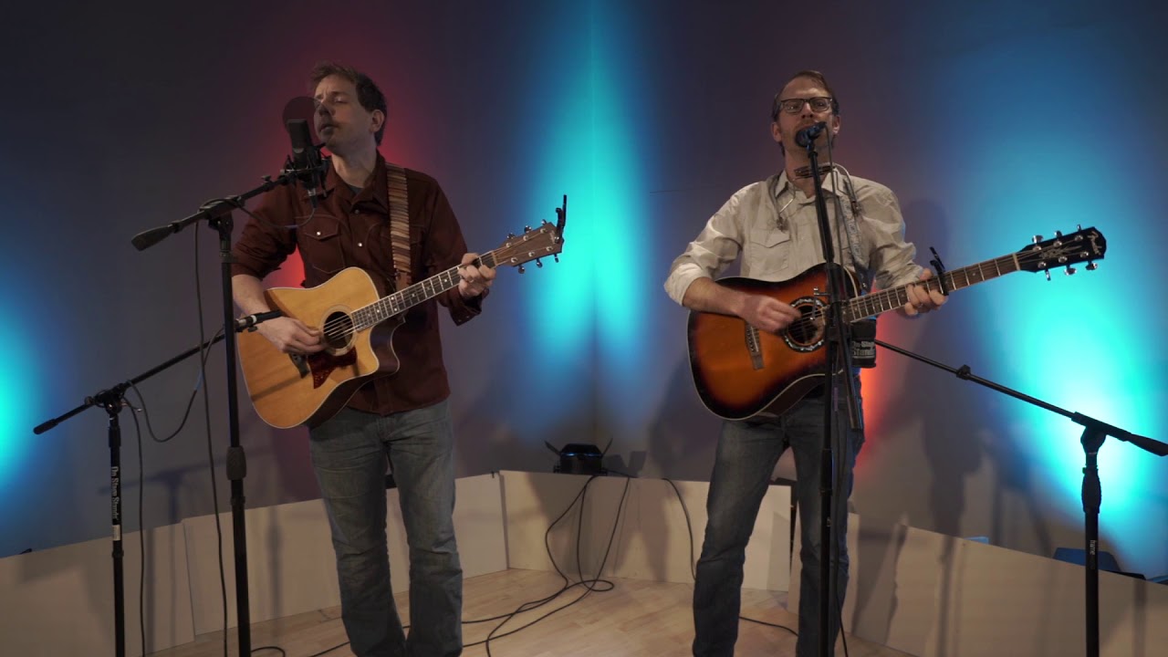 Liam & Jonny - Somebody's Crying (Chris Isaak 1995) - YouTube