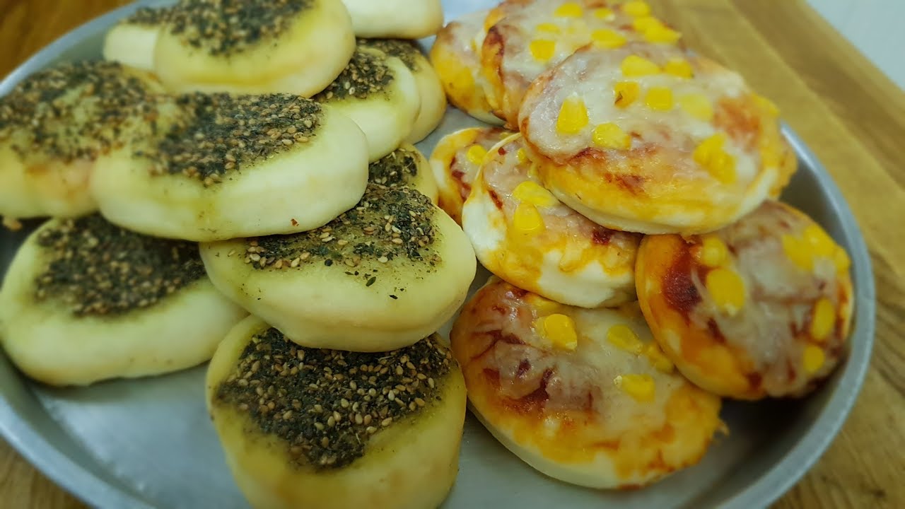 Mini Pizza & Mini Zaatar Bread | FATAYER - YouTube
