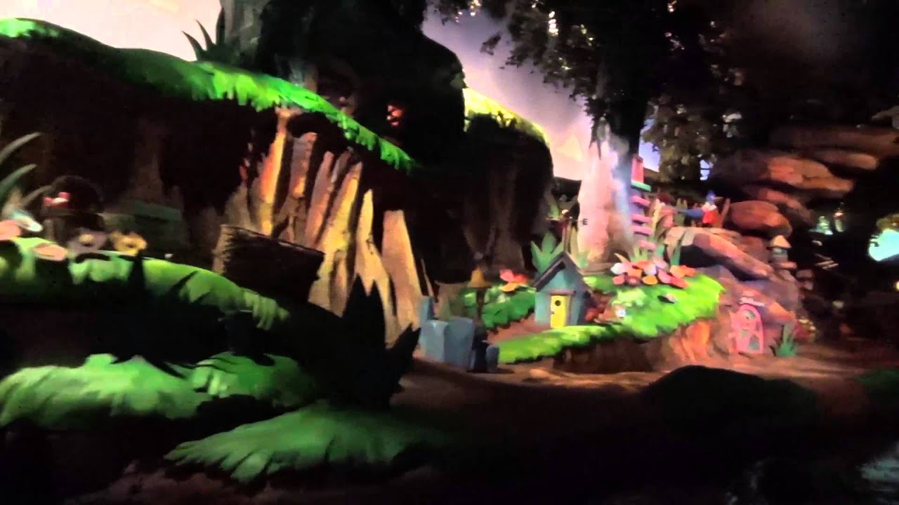 Splash Mountain at The Magic Kingdom in Disney World (Front Row) - YouTube
