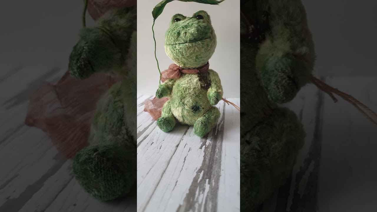 teddy frog - YouTube