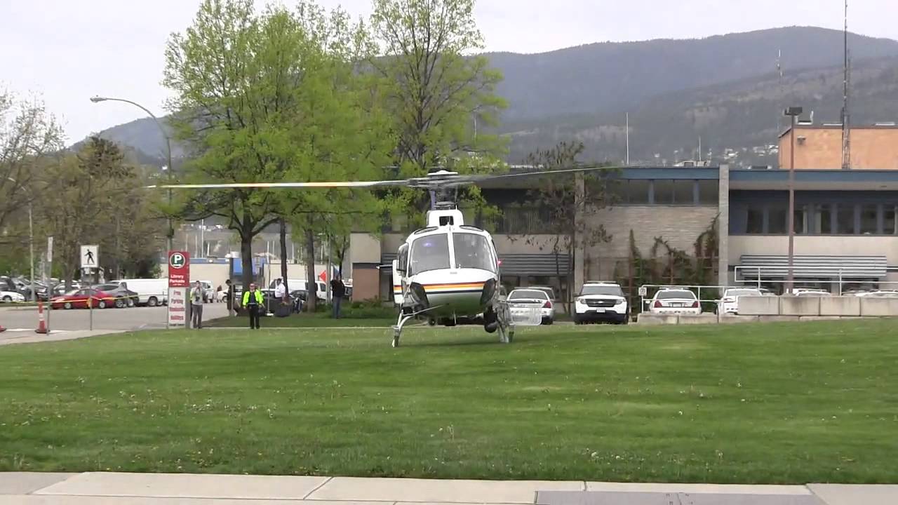 Kelowna RCMP Helicopter Lands at the Library - YouTube