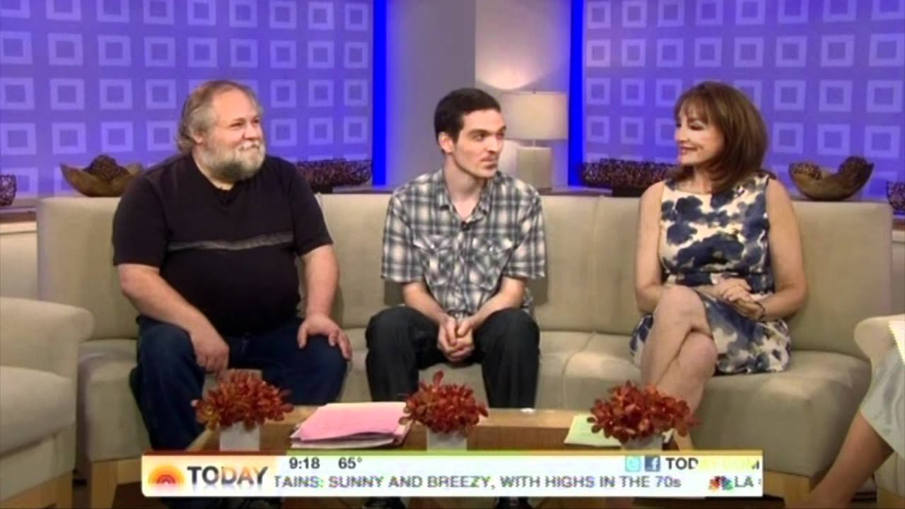 Dr. Brian Boxer Wachler treats Keratoconus with his Holcomb C3-R ...