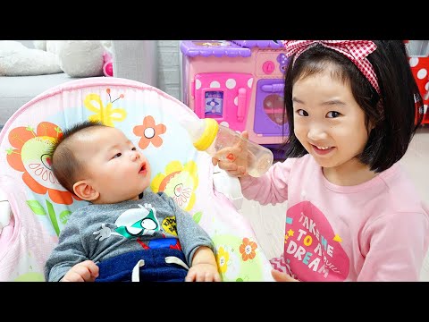 Boram berpura-pura berperan sebagai babysitter | LUCU BAYI